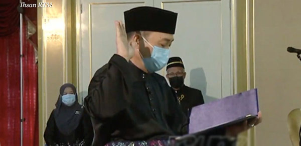 Hajiji Officially Becomes Sabah Chief Minister After Power Tussle ...