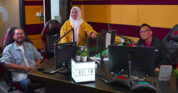 [RASMI] "Yang Hangat & Terbaik" - Johan Sah Sertai Hot FM Bersama Fara ...