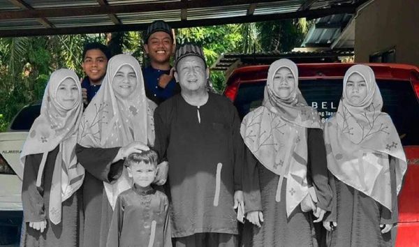 Dua Beradik Kongsi Perasaan Rindu Akan Keluarga Yang Pergi Kerana