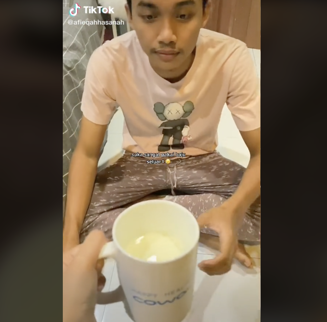 [VIDEO] "Padan Muka" - Cara Wanita Ini Prank Suaminya Bikin Dekah Ramai