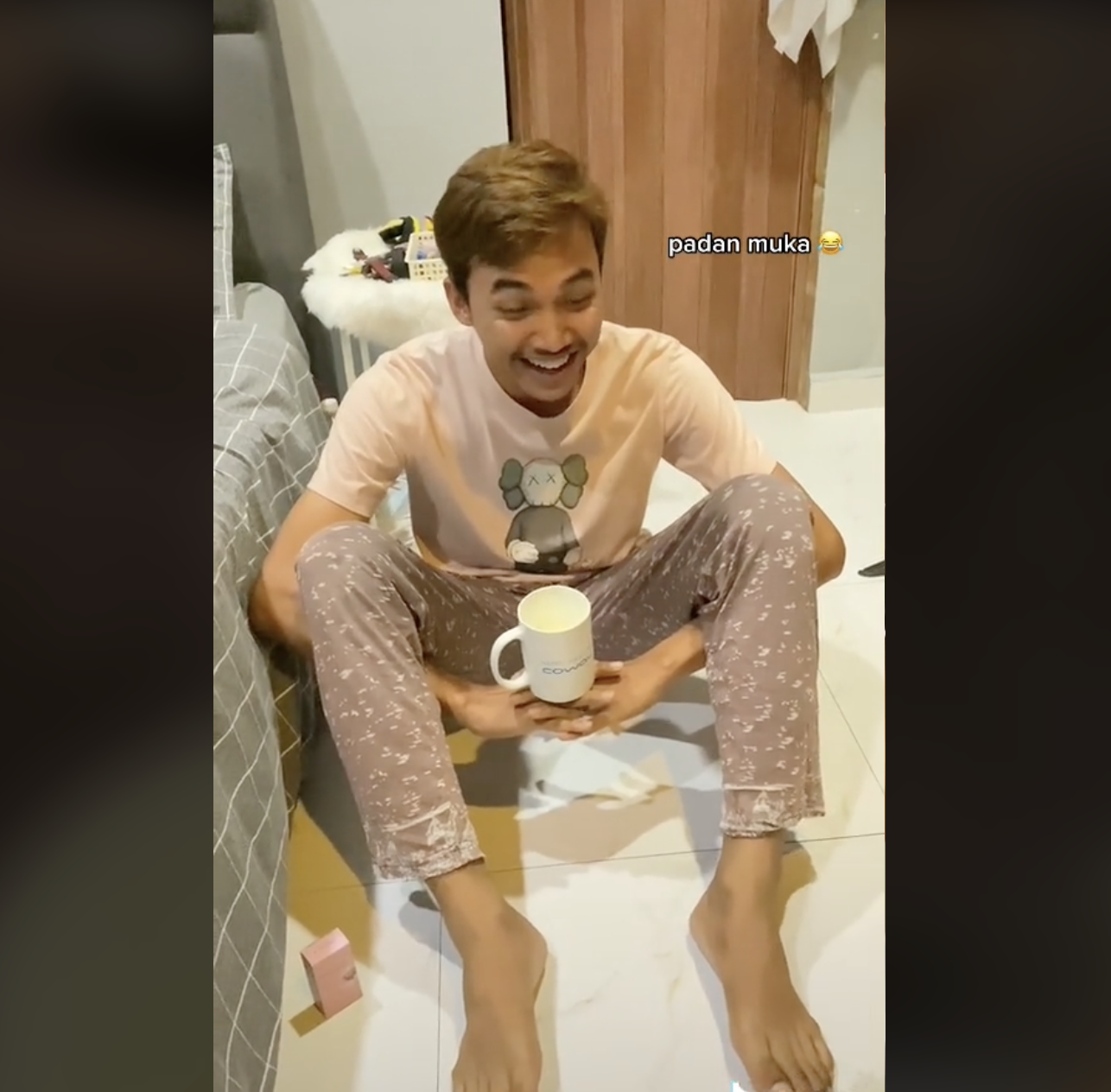 [VIDEO] "Padan Muka" - Cara Wanita Ini Prank Suaminya Bikin Dekah Ramai